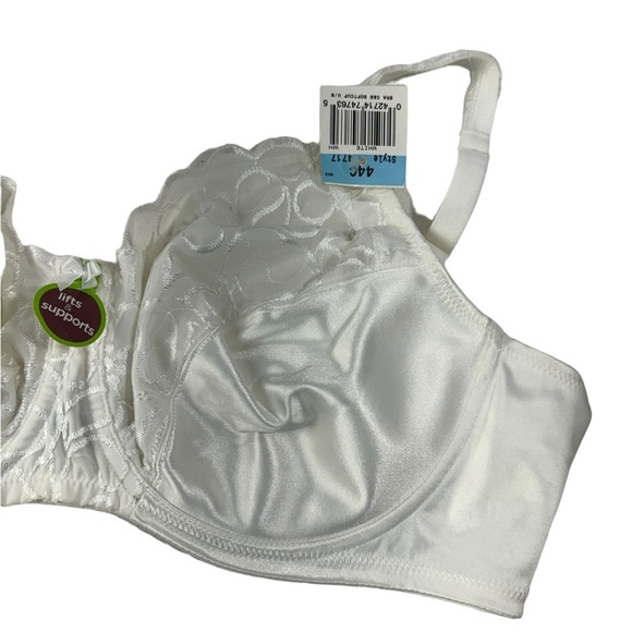 Playtex | Intimates & Sleepwear | Playtex Underwire Bra Style 477 Light ...